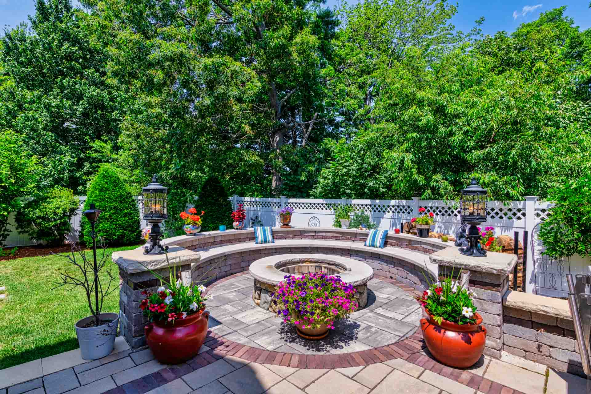 Sitting Walls | Hardscapes | Artistic Landscapes