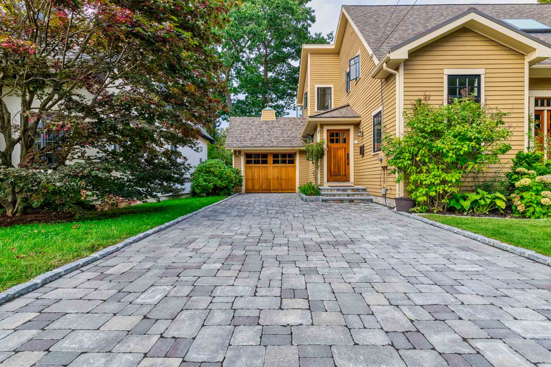 Driveways | Hardscapes | Artistic Landscapes