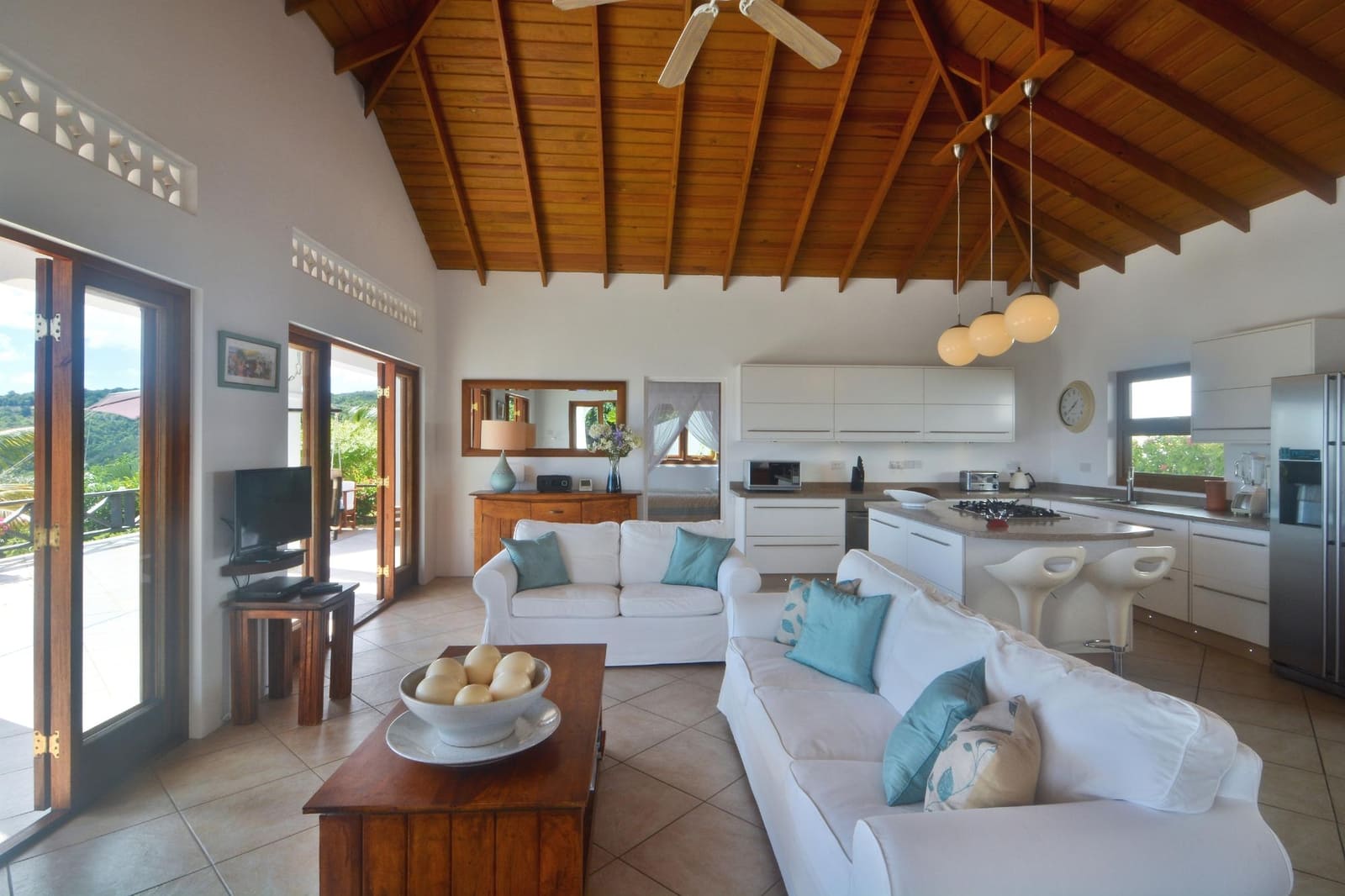 Tamarind Villa - Luxury private rental villa on Spring Bay Bequia