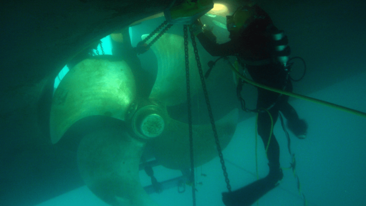 Underwater Hull Cleaning, Hull Grooming, & Niche Area Cleaning | SGS