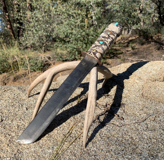 Snakebit Knives