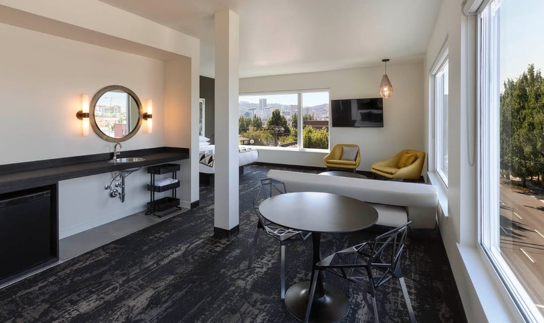 Jupiter NEXT | Luxury Portland Hotel Rooms with a View