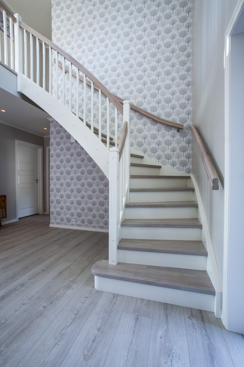 Trapperingen | Din lokale trappeleverandør