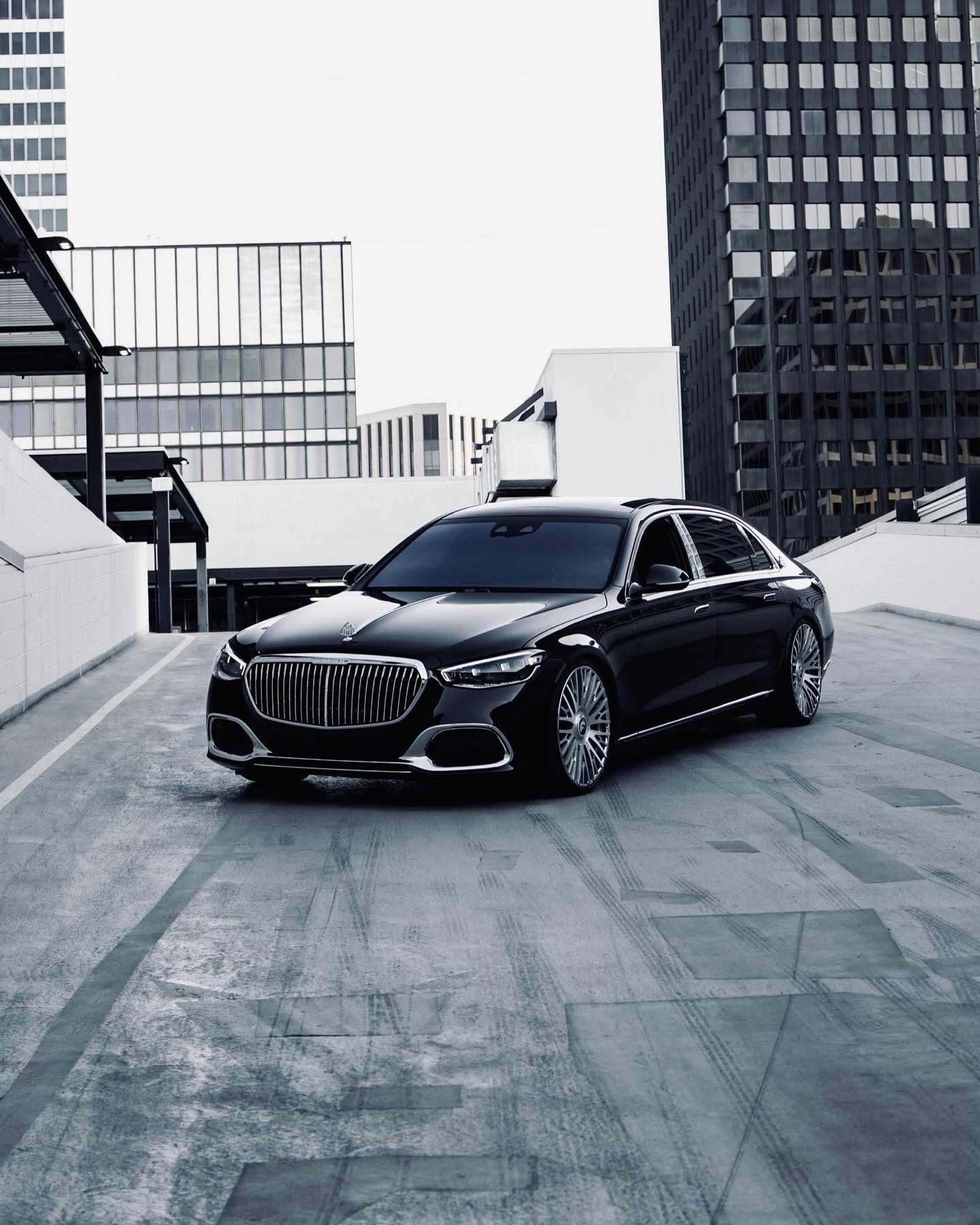 Paris Luxury Chauffeur Driven Cars | Black Car Service Hire