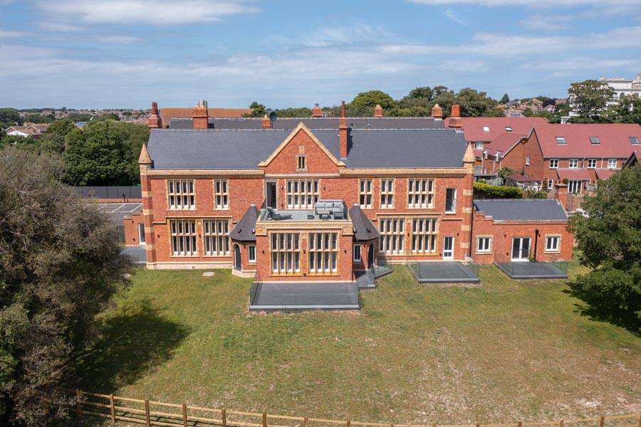 The Manor Apartments