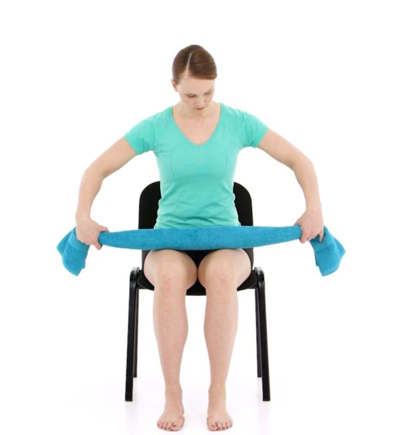 How to perform the Towel Neck Stretch - Physitrack