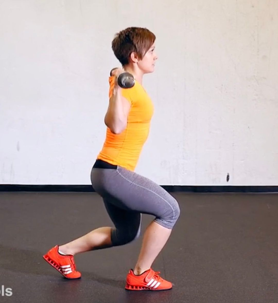 How to perform the Staggered Squat - Physitrack