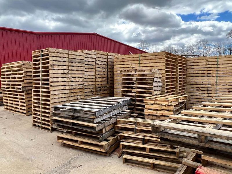 Southwest Missouri's Leader in Pallets | J&M Pallet Company