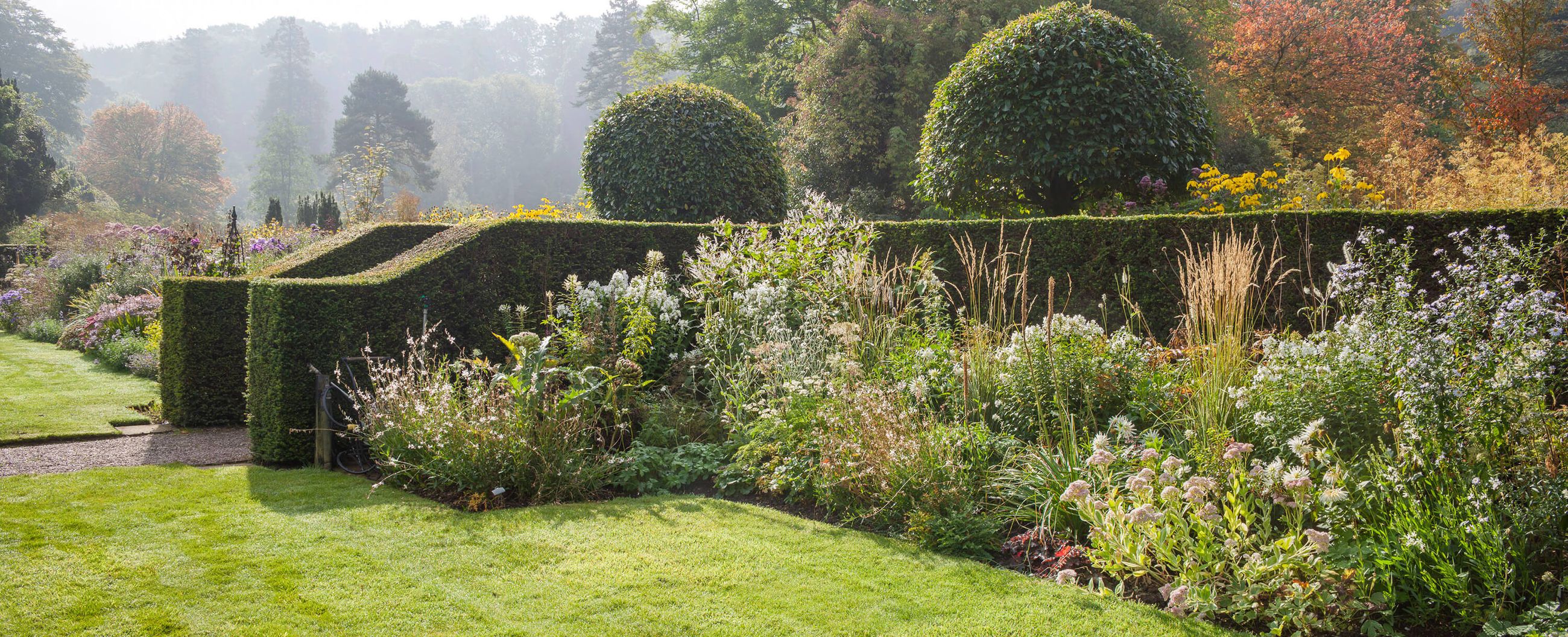 Gresgarth Hall | Herbaceous Borders