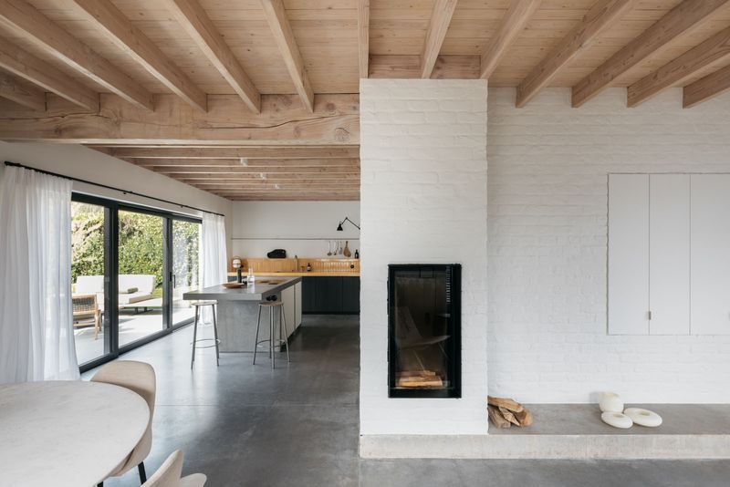 WE BARGE — CONTEKST