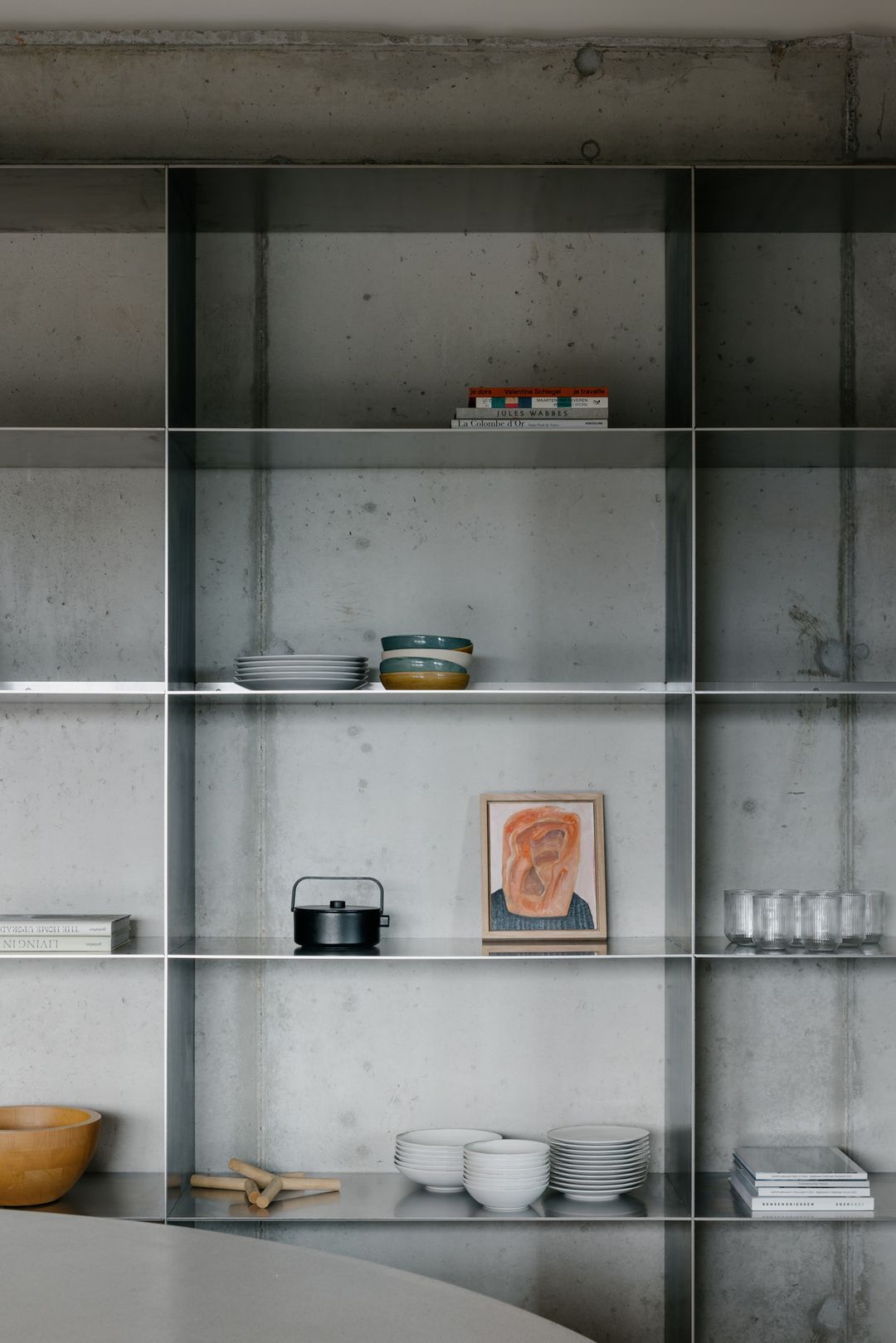 WE BARGE — CONTEKST