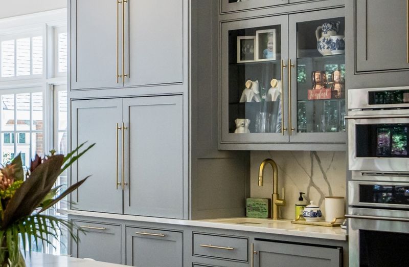 MSI Surfaces - Carrara Delphi Quartz - Surprise Granite