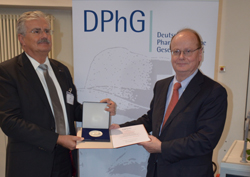 Hohe Ehrung für Prof. Clement