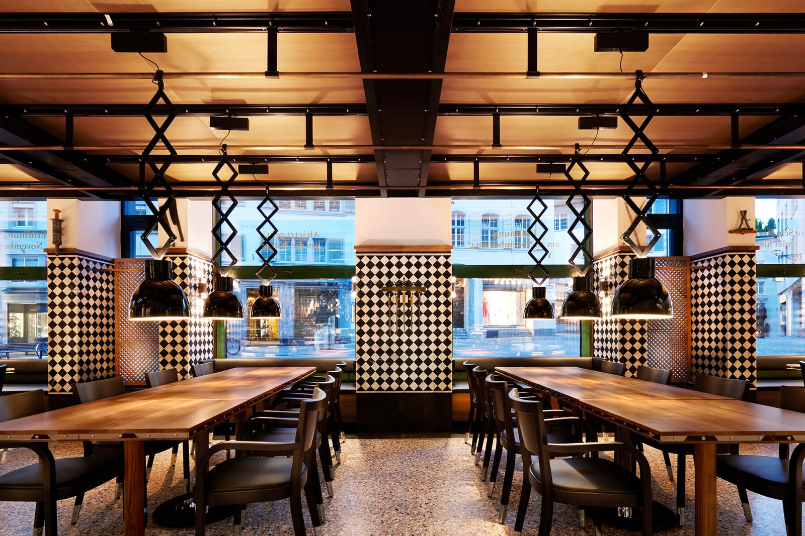 KST AG – Klimadecken, Kühldecken, Heizdecken, Metalldecken, Holzdecken ...