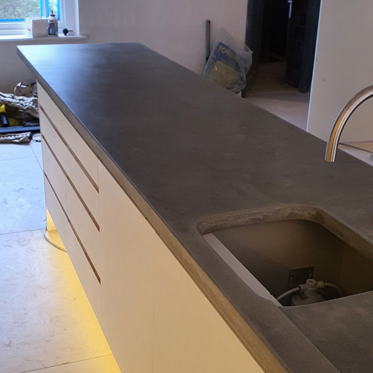 Over 4 meter worktop in Cement Grey