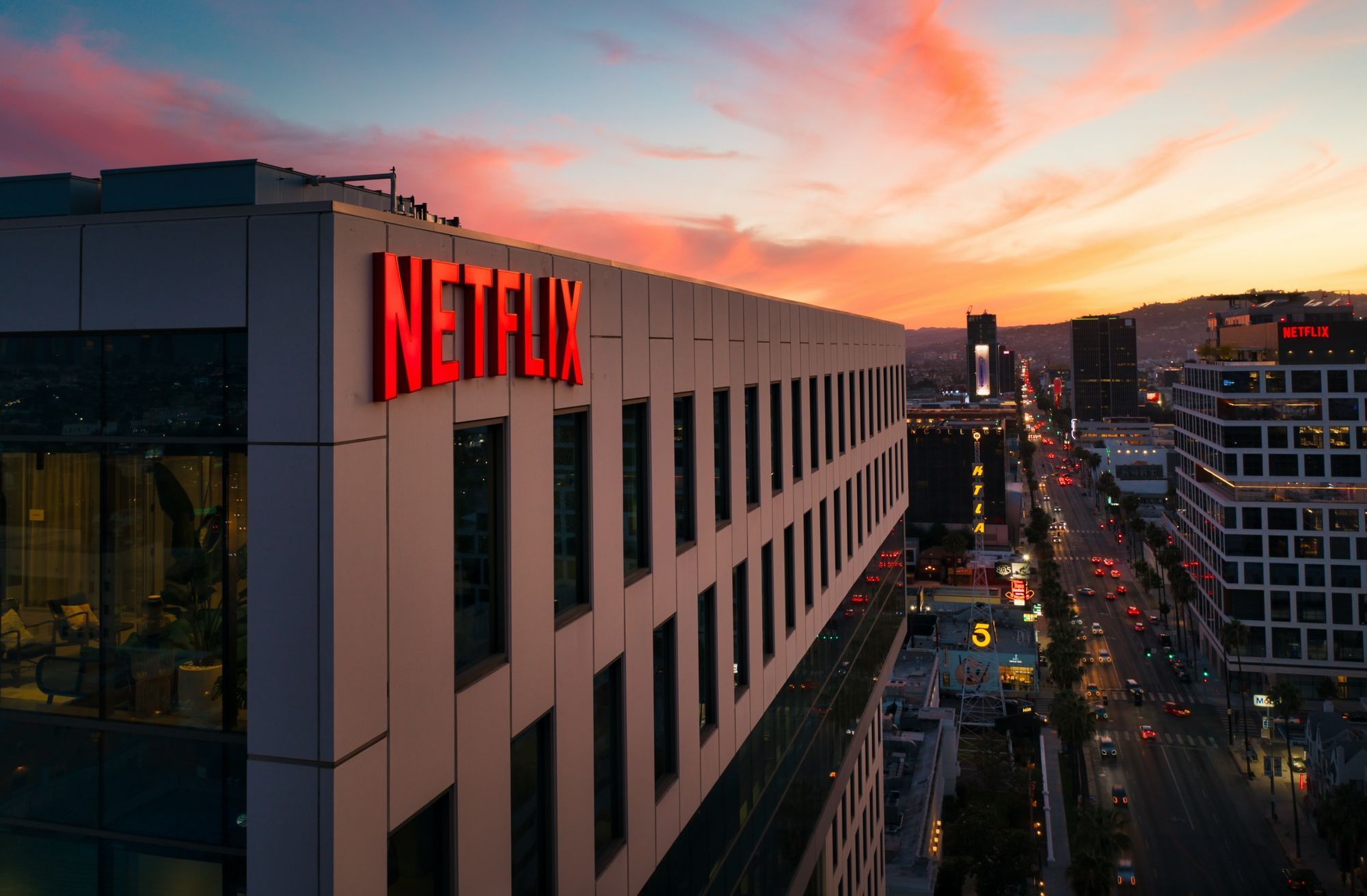 10 Competitive Netflix Employee Benefits That Stand Out | PerkUp