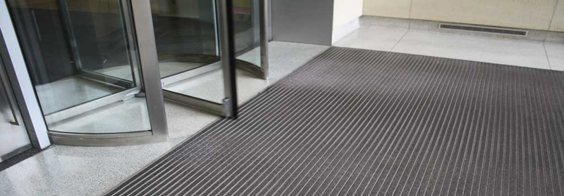 Above you can see the aluminum entrance mat has been installed before ...