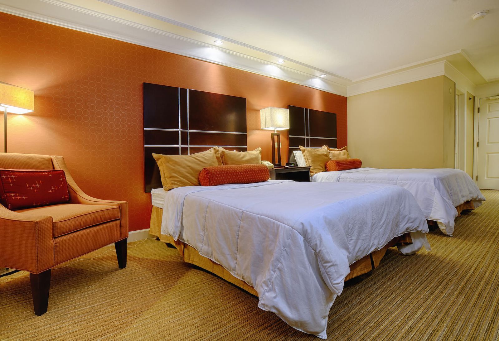 Hotel Accommodation & Restaurant in Gambier, Ohio | Kenyon Inn