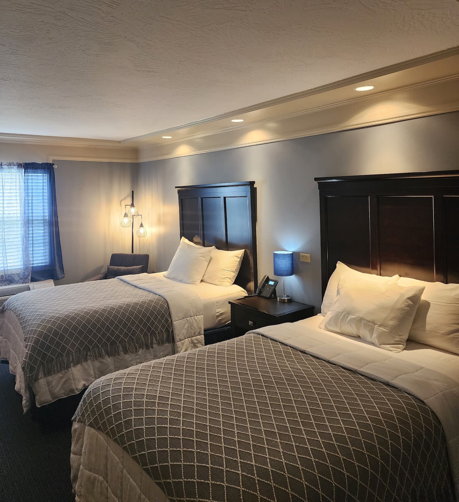 Hotel Accommodation & Restaurant in Gambier, Ohio | Kenyon Inn