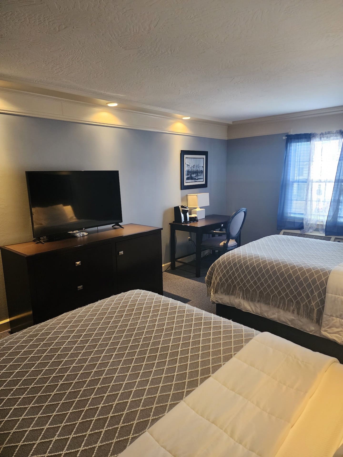Luxury Hotel Rooms in Gambier, Ohio | The Kenyon Inn Hotel & Restaurant