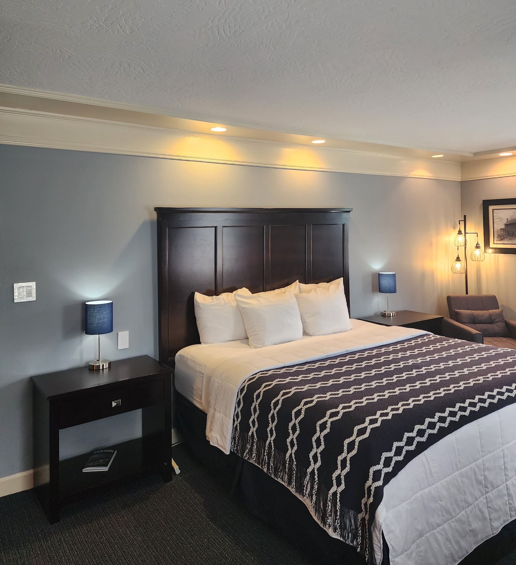 Hotel Accommodation & Restaurant in Gambier, Ohio | Kenyon Inn