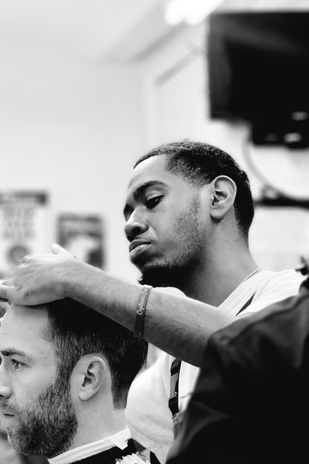Elvin's Barber Shop | Home