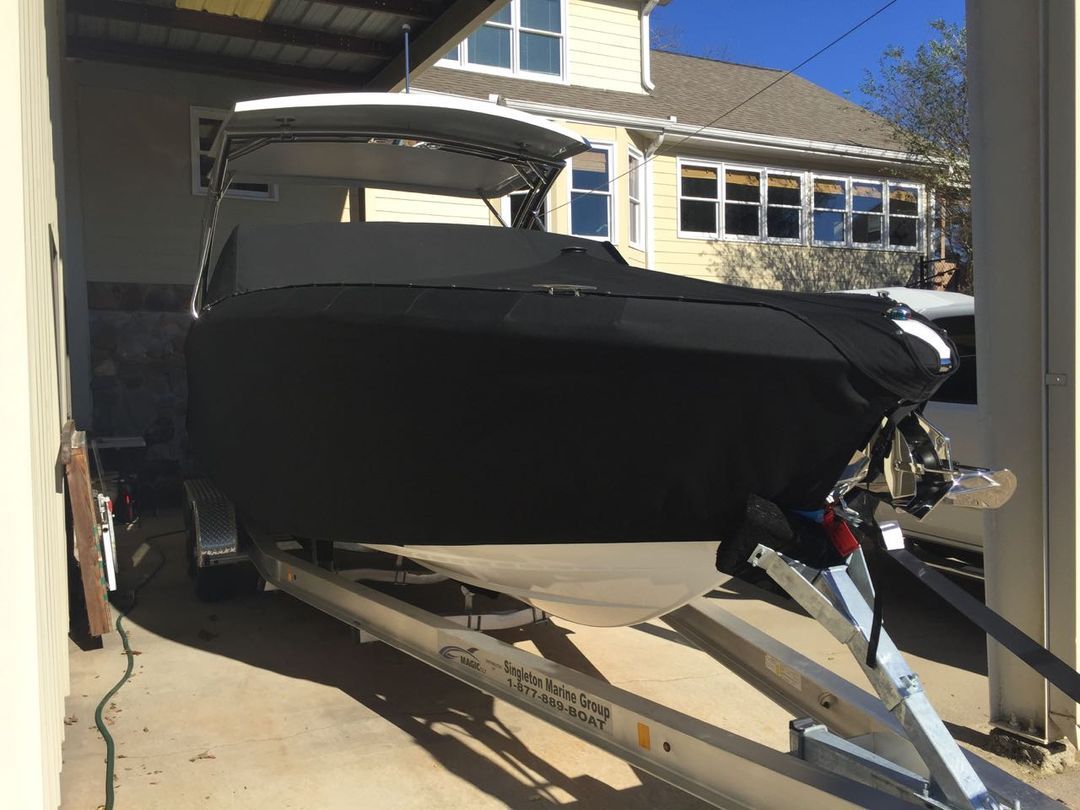 Avalon (hard top) pontoon enclosure | Featured | Craig's Marine Canvas