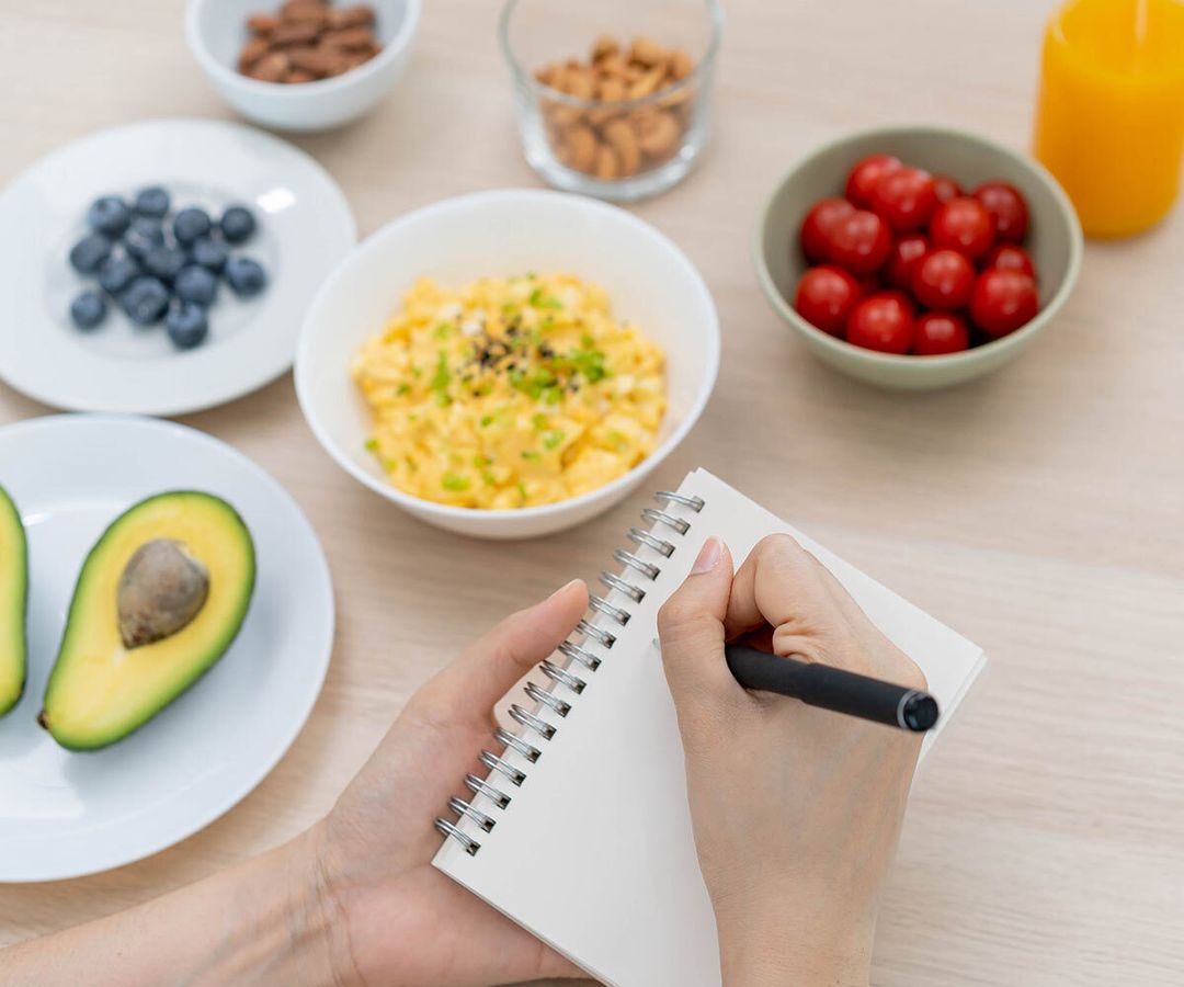 Cómo llevar un diario para mejorar el control de tus comidas