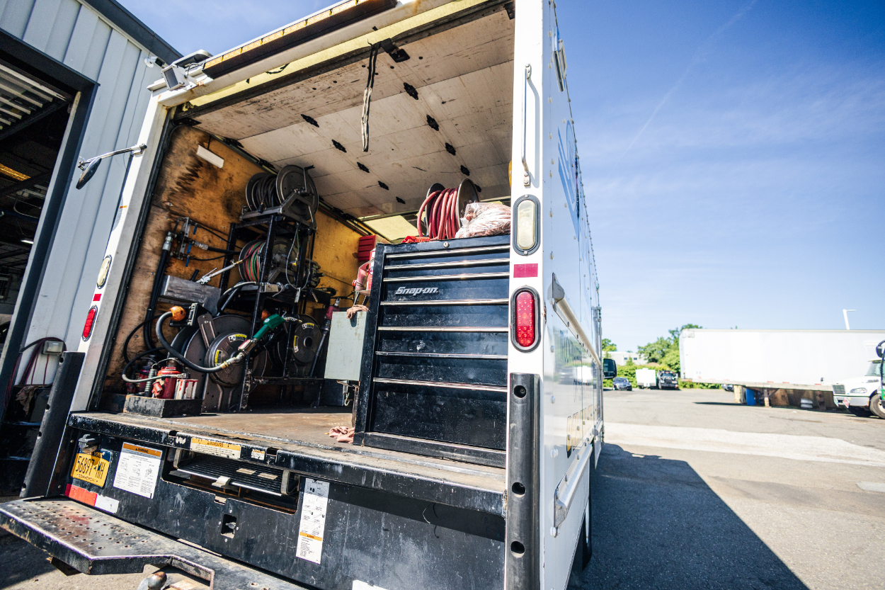 4 Common Questions About 24/7 Emergency Roadside Truck Assistance