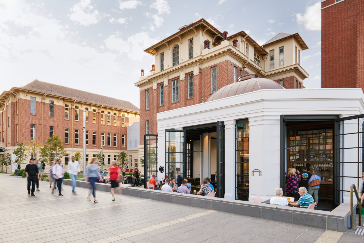 Location | 100 King William Street