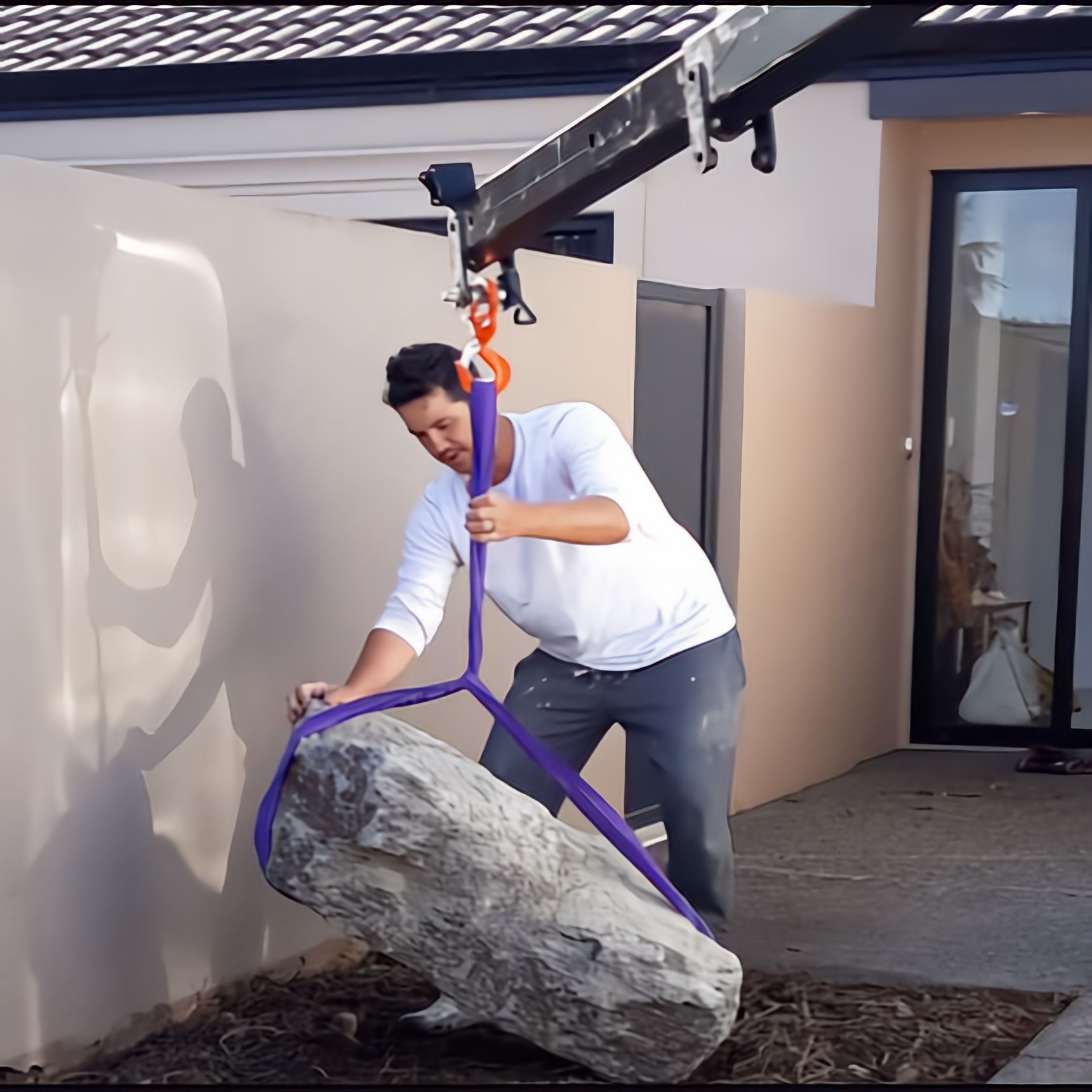 Hiab crane hire | Specialist in small items - Little Lifts