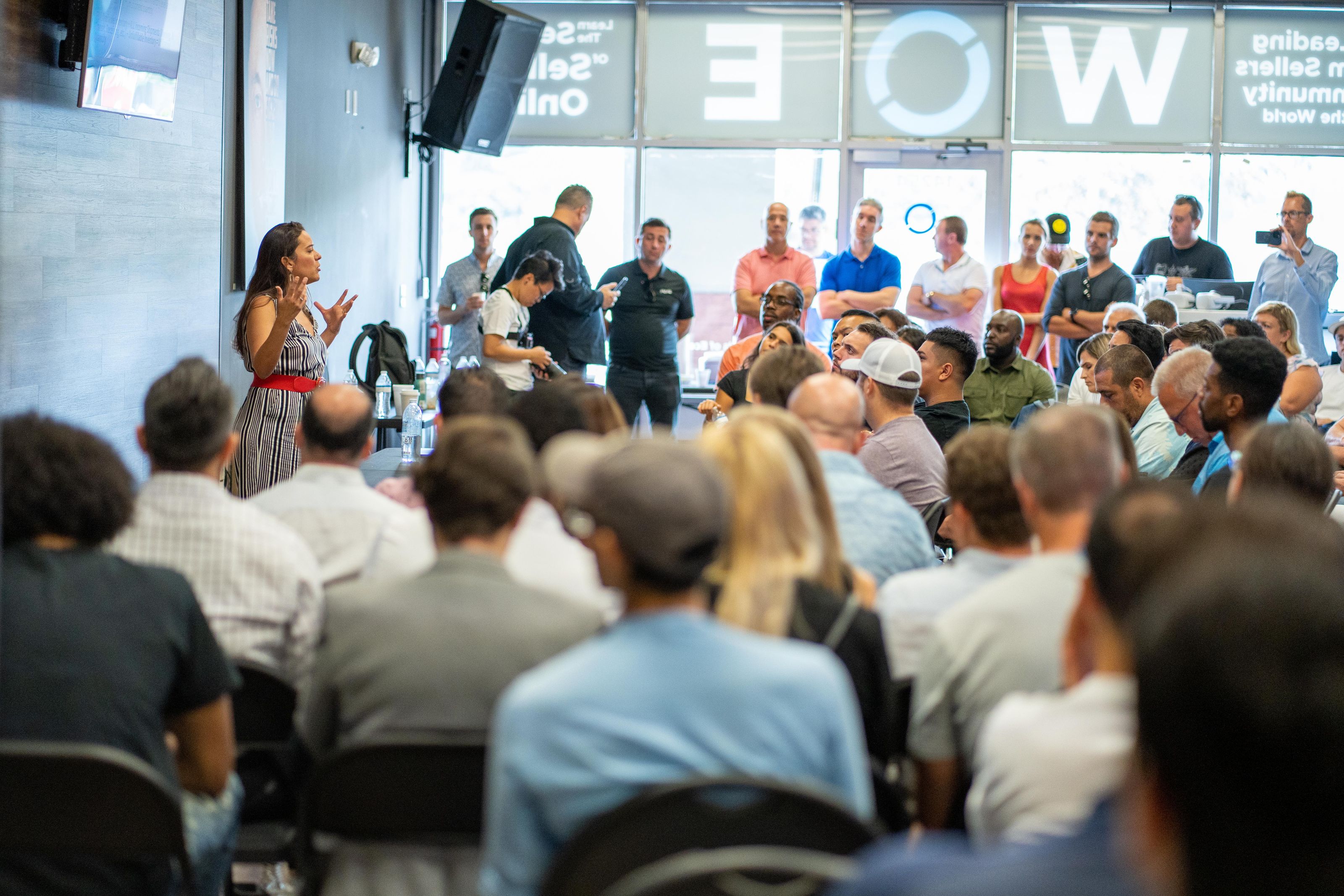 Key Insights from Amazon Ecommerce Leaders for Q4 and Beyond | Carbon6