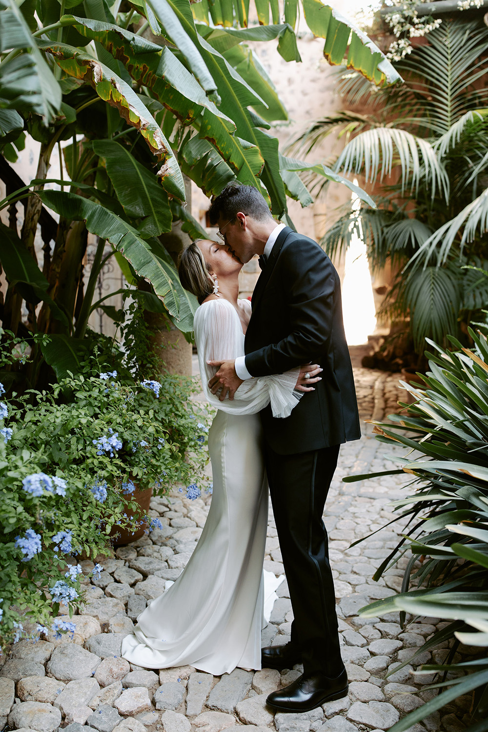 Sydney & Daniel | Galleries | Sapphire