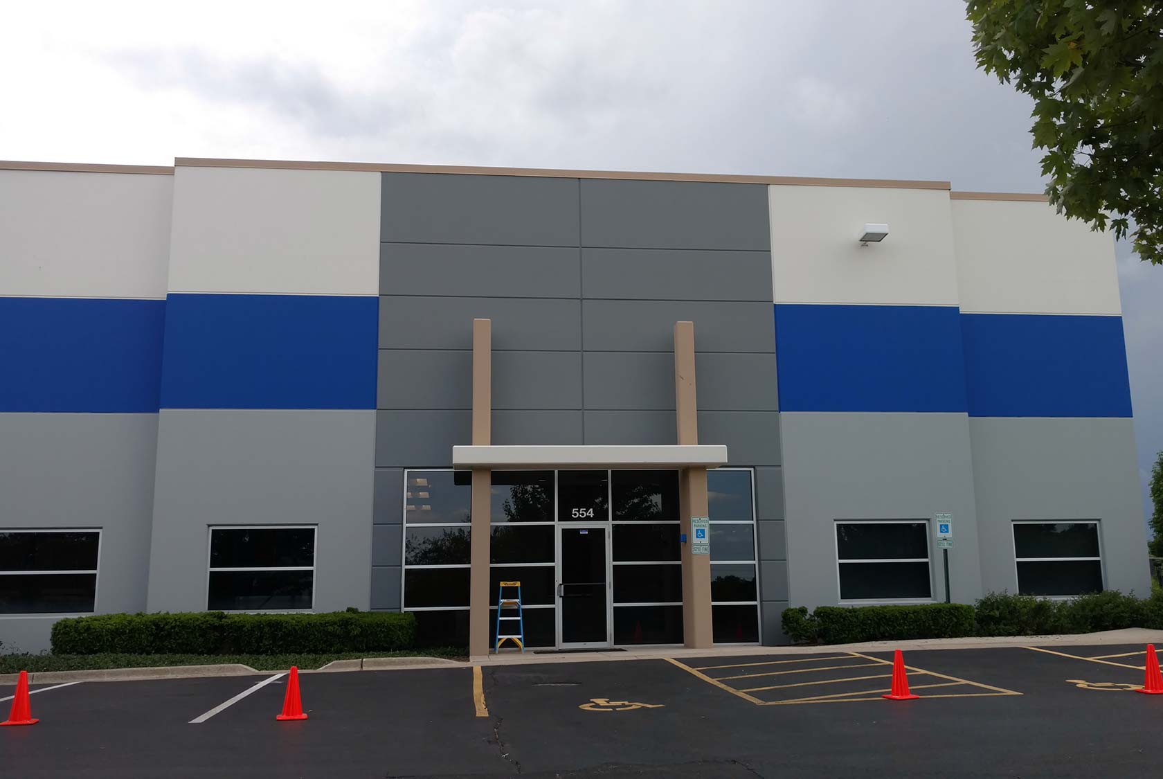 Pros & Cons of Different Types of Warehouse Floor Coatings | PPD Painting