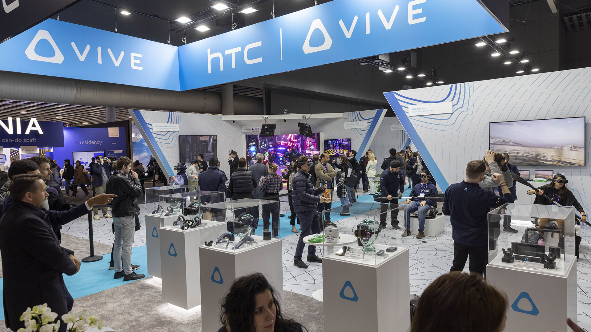 Sky News Australia: Using VIVE Mars anyone can make their own virtual TV studio | VIVE Mars CamTrack