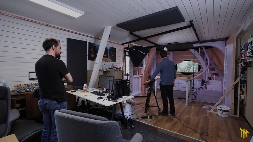 Major YouTubers “Nerdforge” uses VIVE Mars CamTrack to create her viral ...