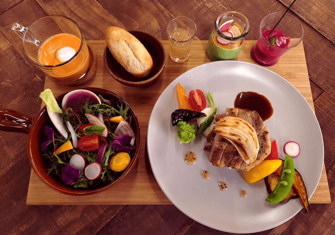 ZELKOVA CAFE | ゼルコバカフェ大東