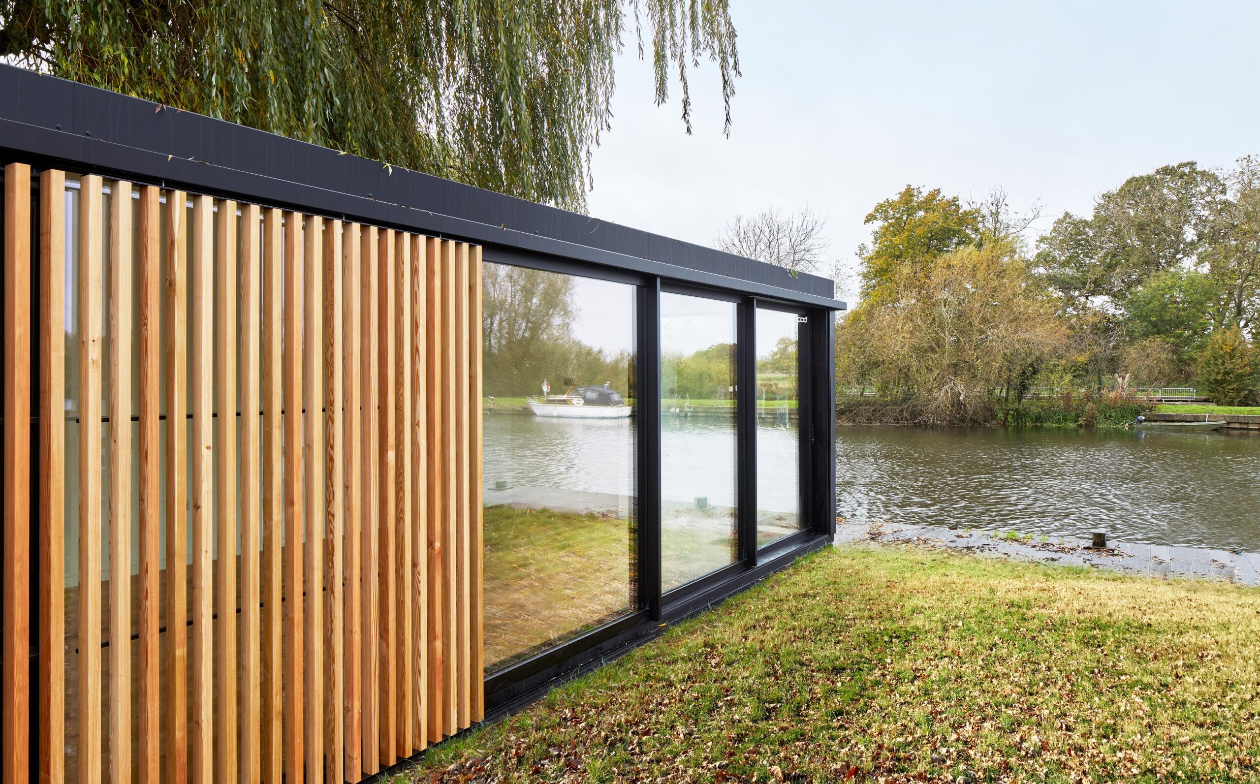 A Garden Pod with a Riverside View | Pod Space
