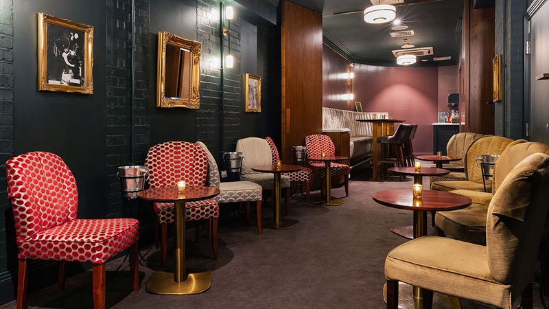 Ambassador Lounge | Moulin Rouge Theatre Packages | Piccadilly Theatre