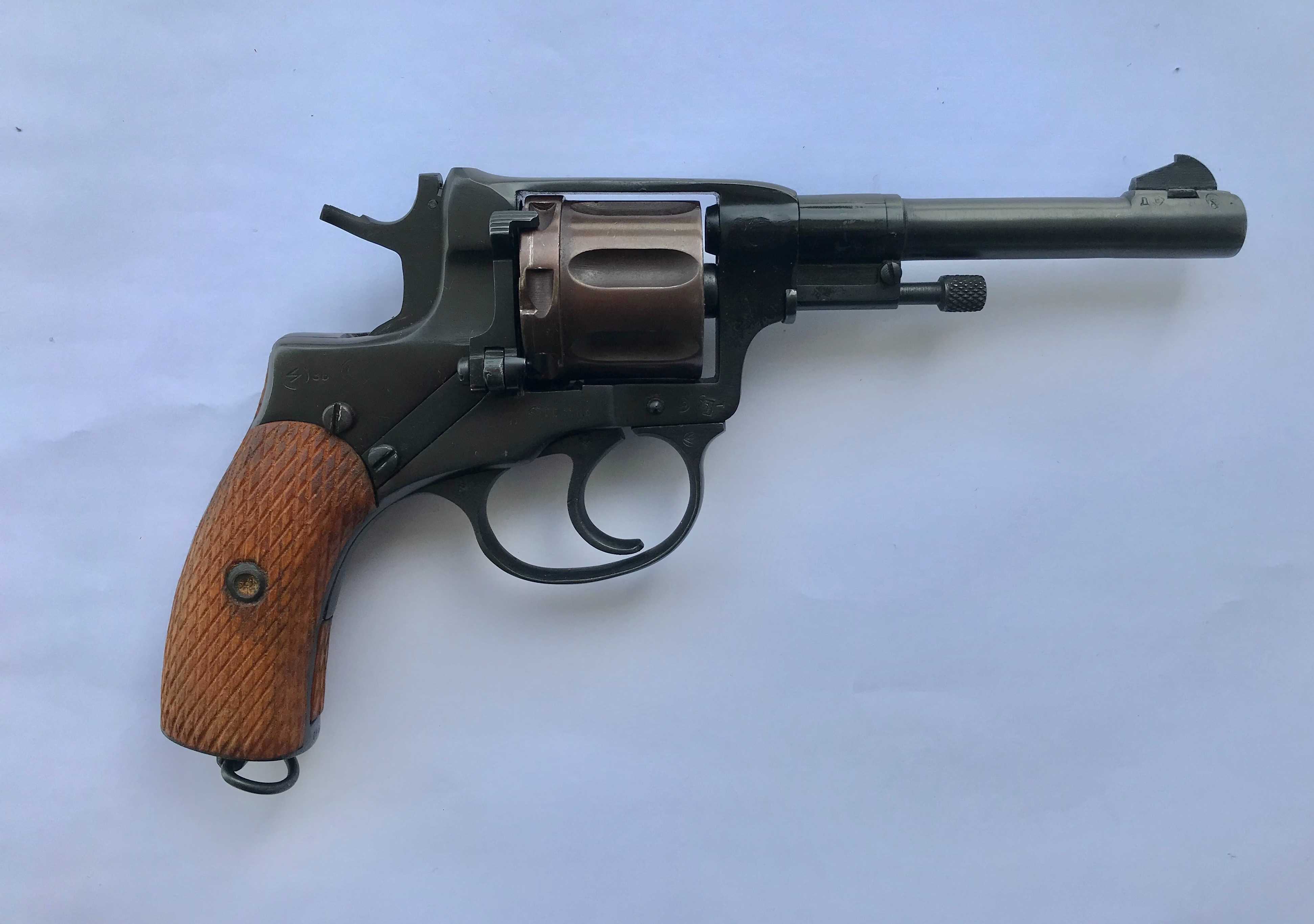 WW2 1943 Russian Mosin Nagant Revolver