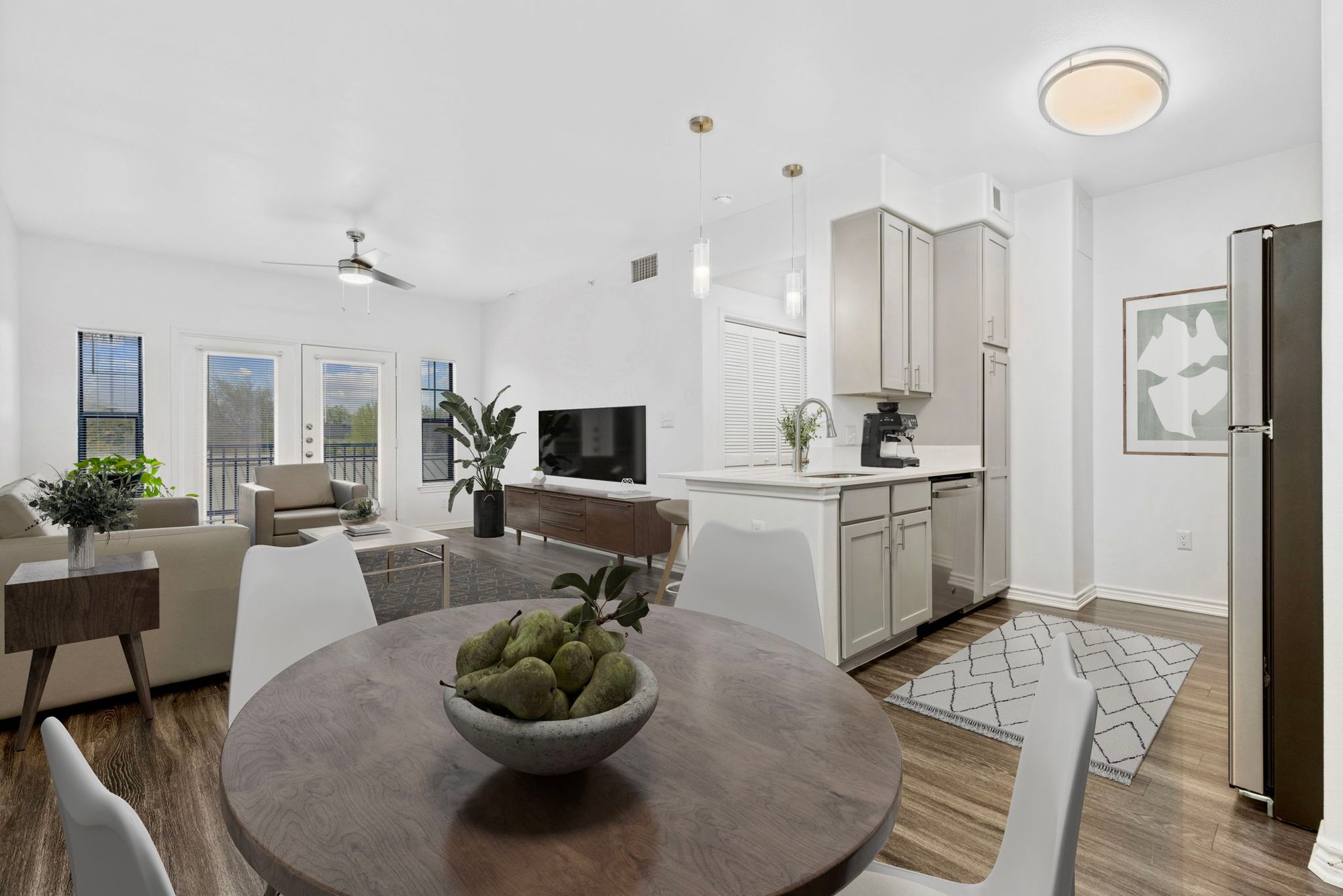 Photos of Midtown Arlington | UTA Apartments