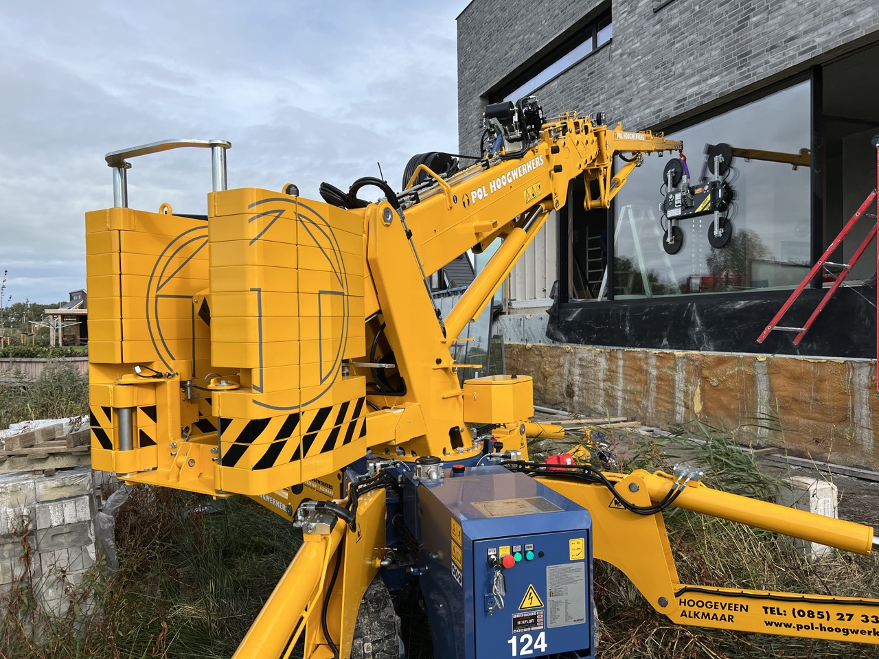 Home - Pol Compact Lifting