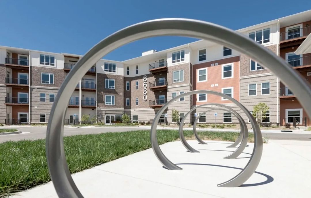 Metro North Crossing | Living