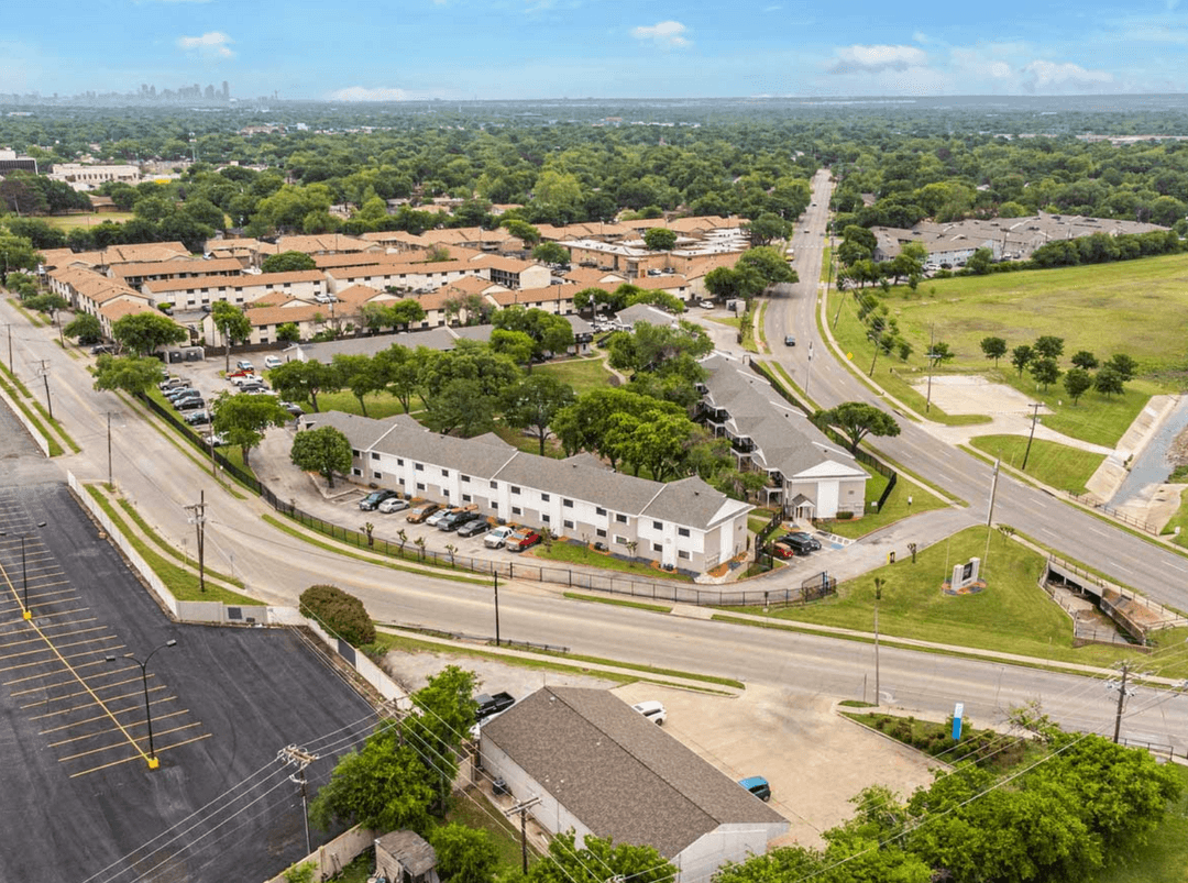 Apartment Irving - Irving Apartment for Rent | Emerald Point