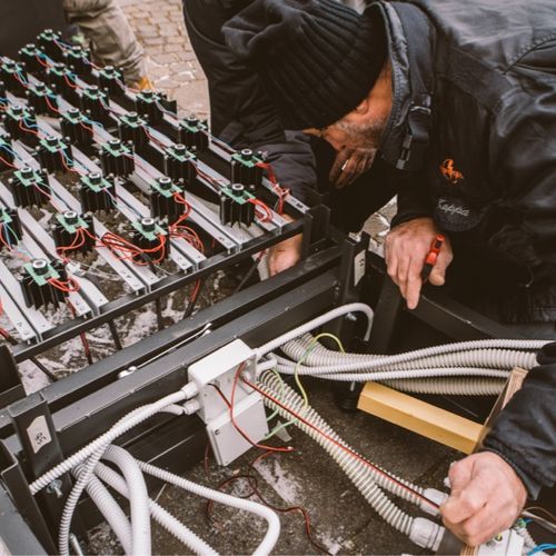 Leva - Move your walls with our engineering