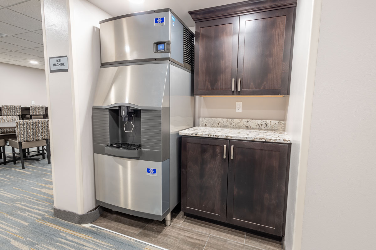 Gallery - Yellowstone Motel